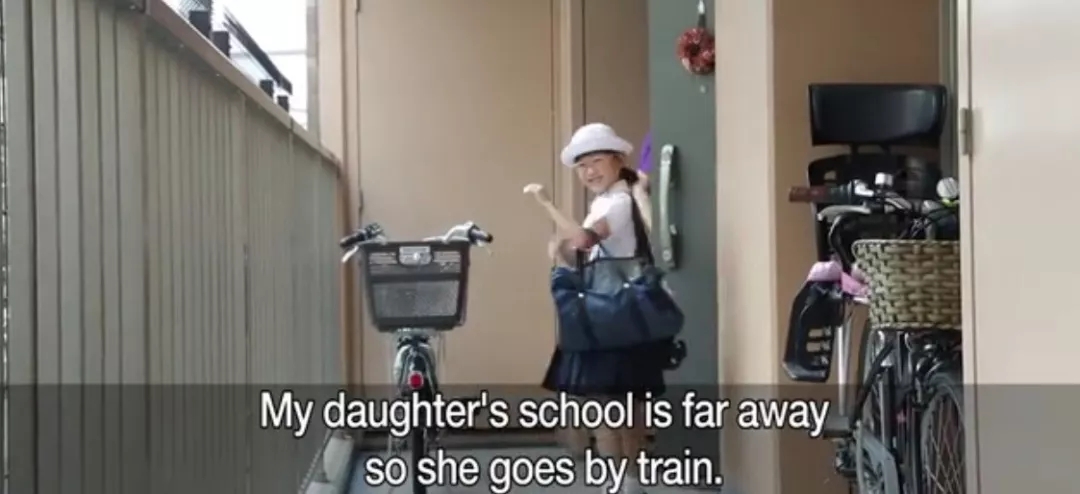 乘地铁去上学英语,他坐地铁去上学翻译,英语_大山谷图库